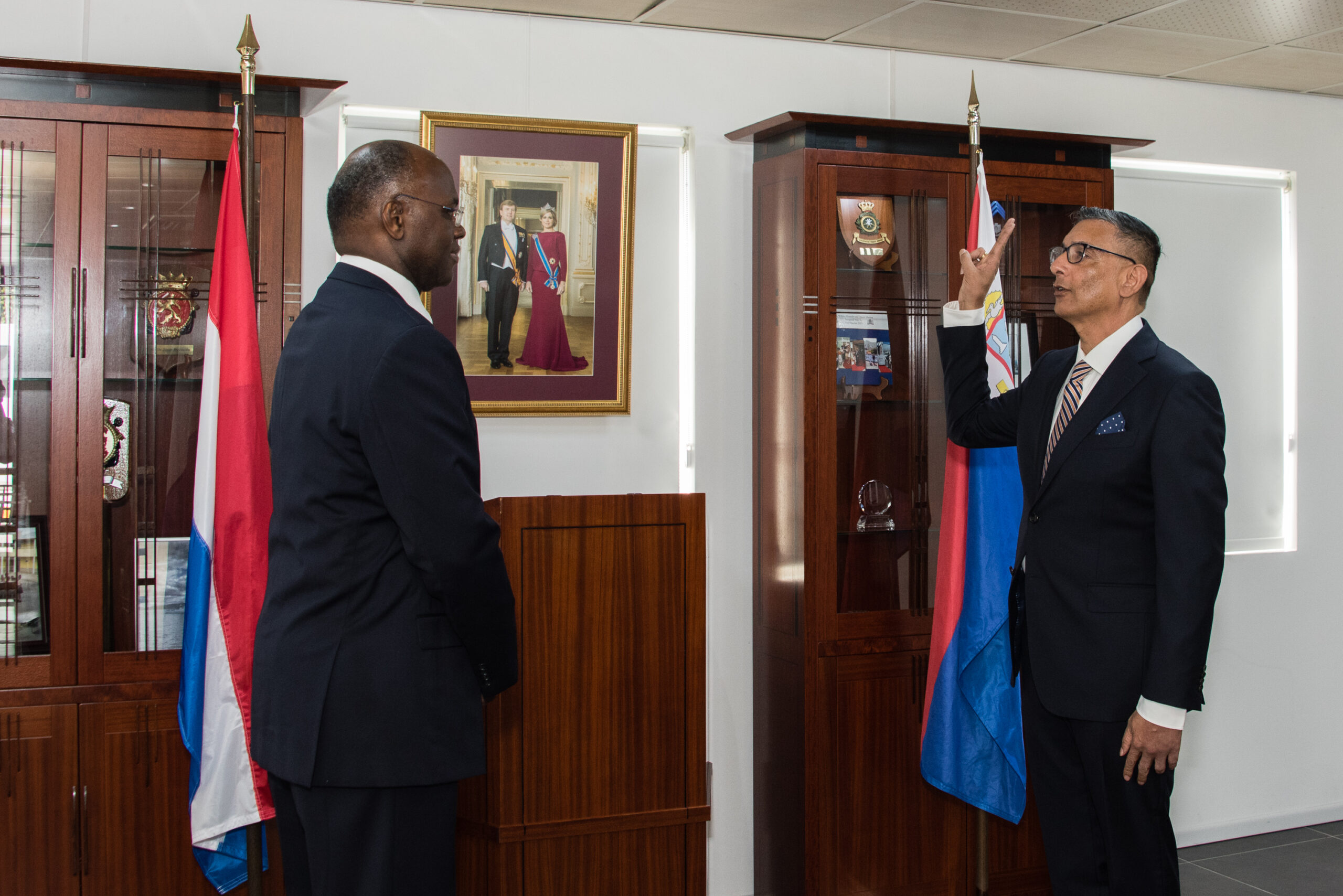 Perry Geerlings sworn in - StMaartenNews.com - News Views Reviews ...