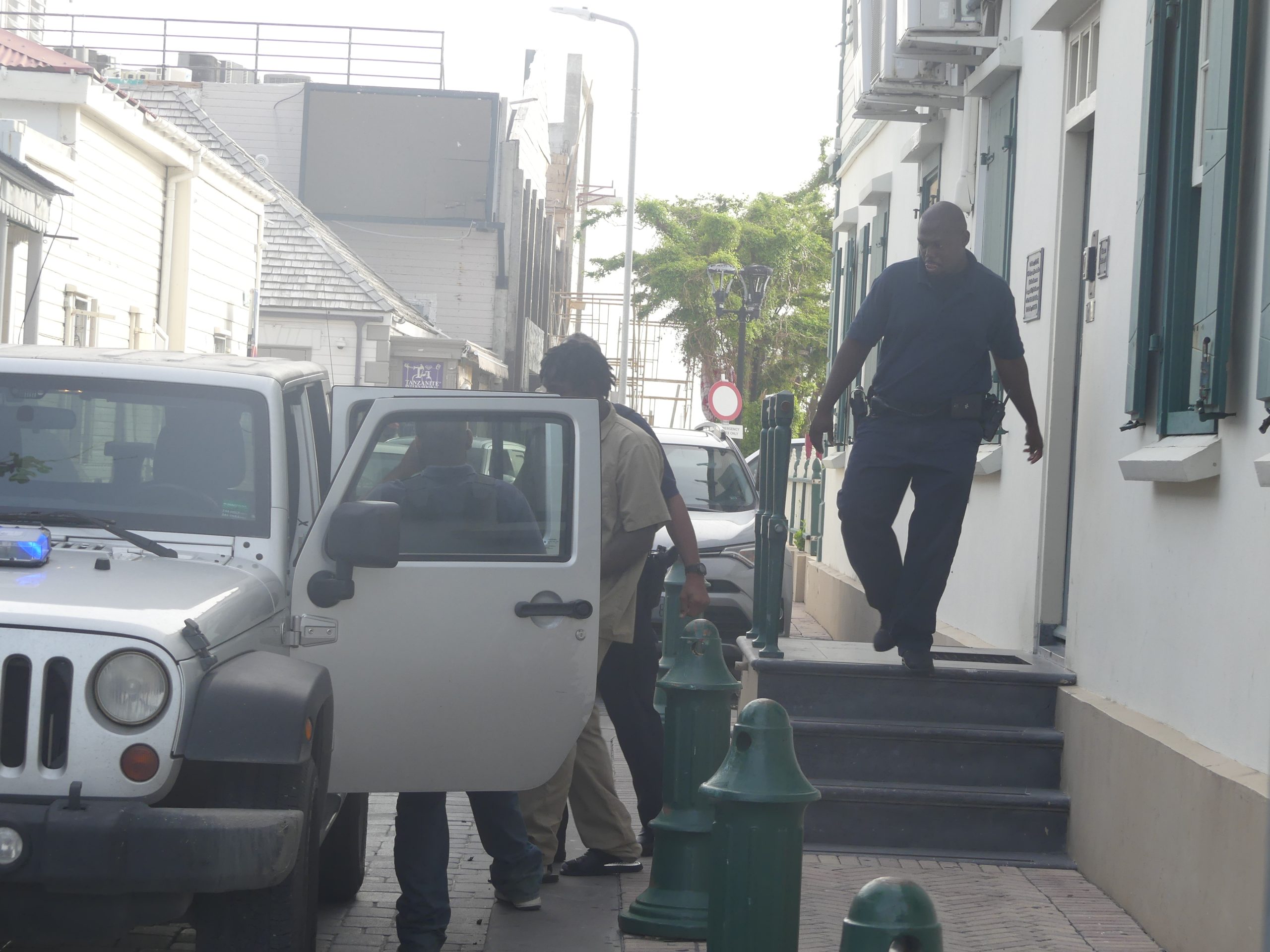 Serial robber faces 9 years – or acquittal – for robberies ...