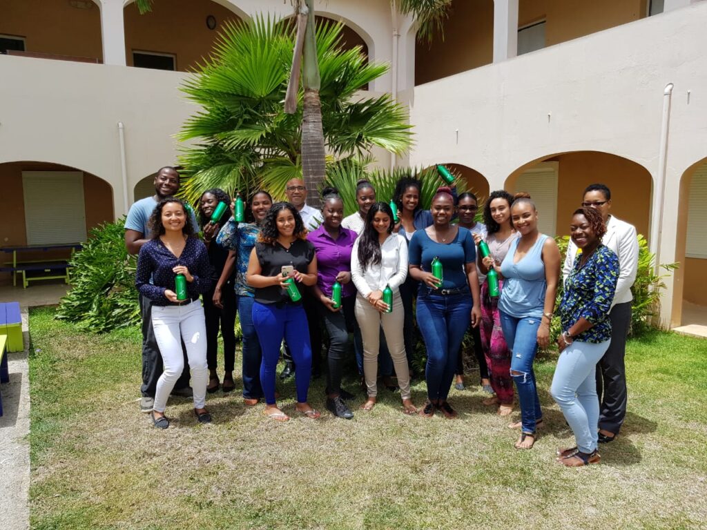 USM welcomes new students - StMaartenNews.com - News Views Reviews ...