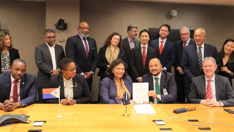 Government signs long-overdue funding agreements for airport ...