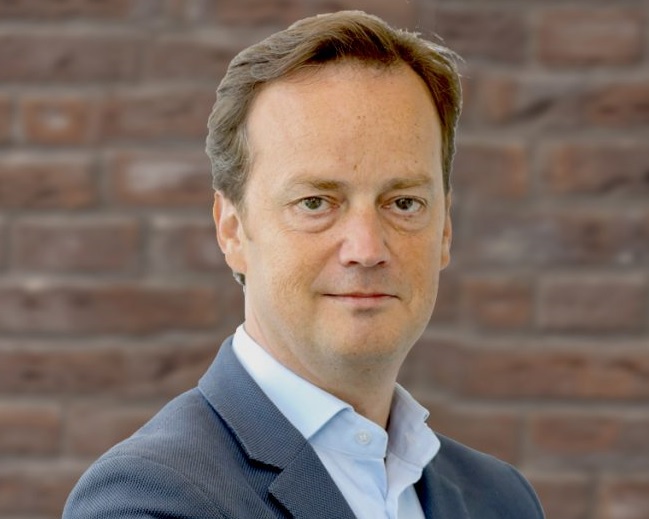 Hans van de Velde succeeds Michael Cleaver at Winair - StMaartenNews ...